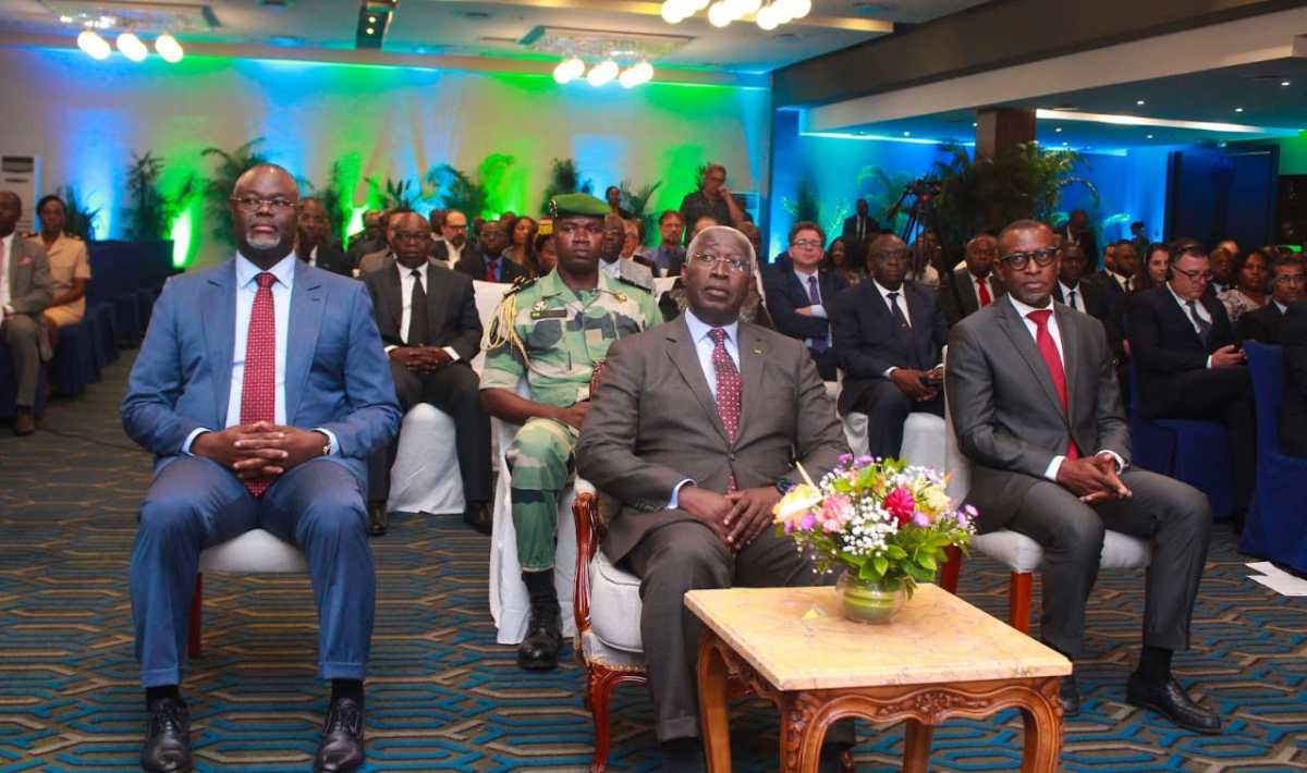 Mines : Presentation officielle de la première expédition du minerai de ...