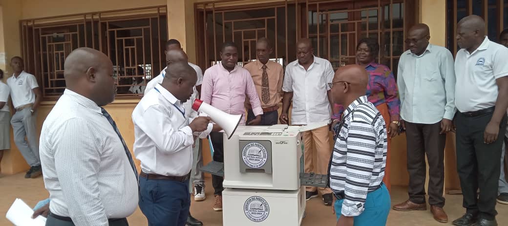 L’APE du lycée public de Bikélé en papa bonheur – GABON INFOS LIVE