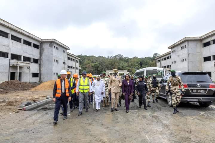 Visite du Président Oligui au chantier de l’Université Polytechnique du ...