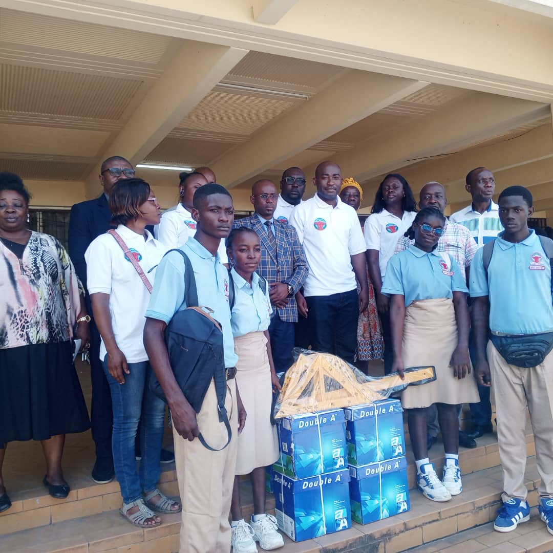 Solidarité des Anciens Élèves au Lycée Technique National Omar Bongo ...